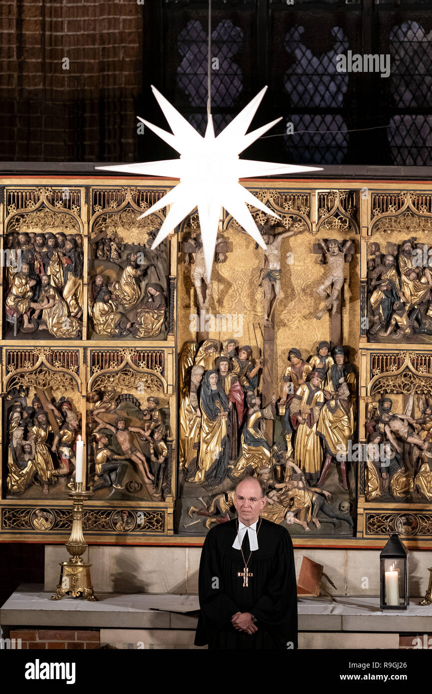 Hannover, Germany. 24th Dec, 2018. Ralf Meister, Bishop of the ...