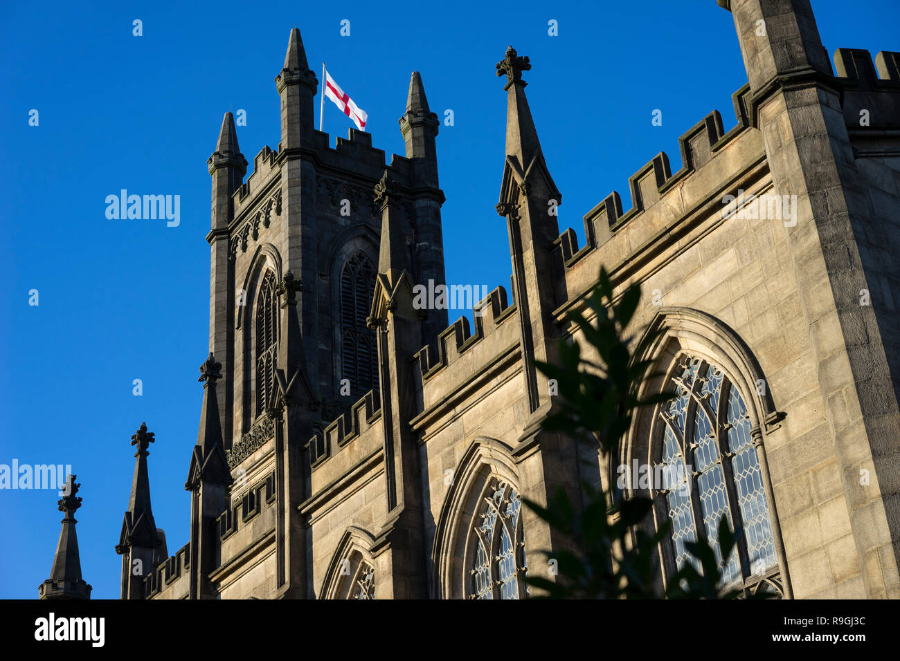 Oldham, Greater Manchester, UK. 24th Dec 2018. Oldham parish church of ...