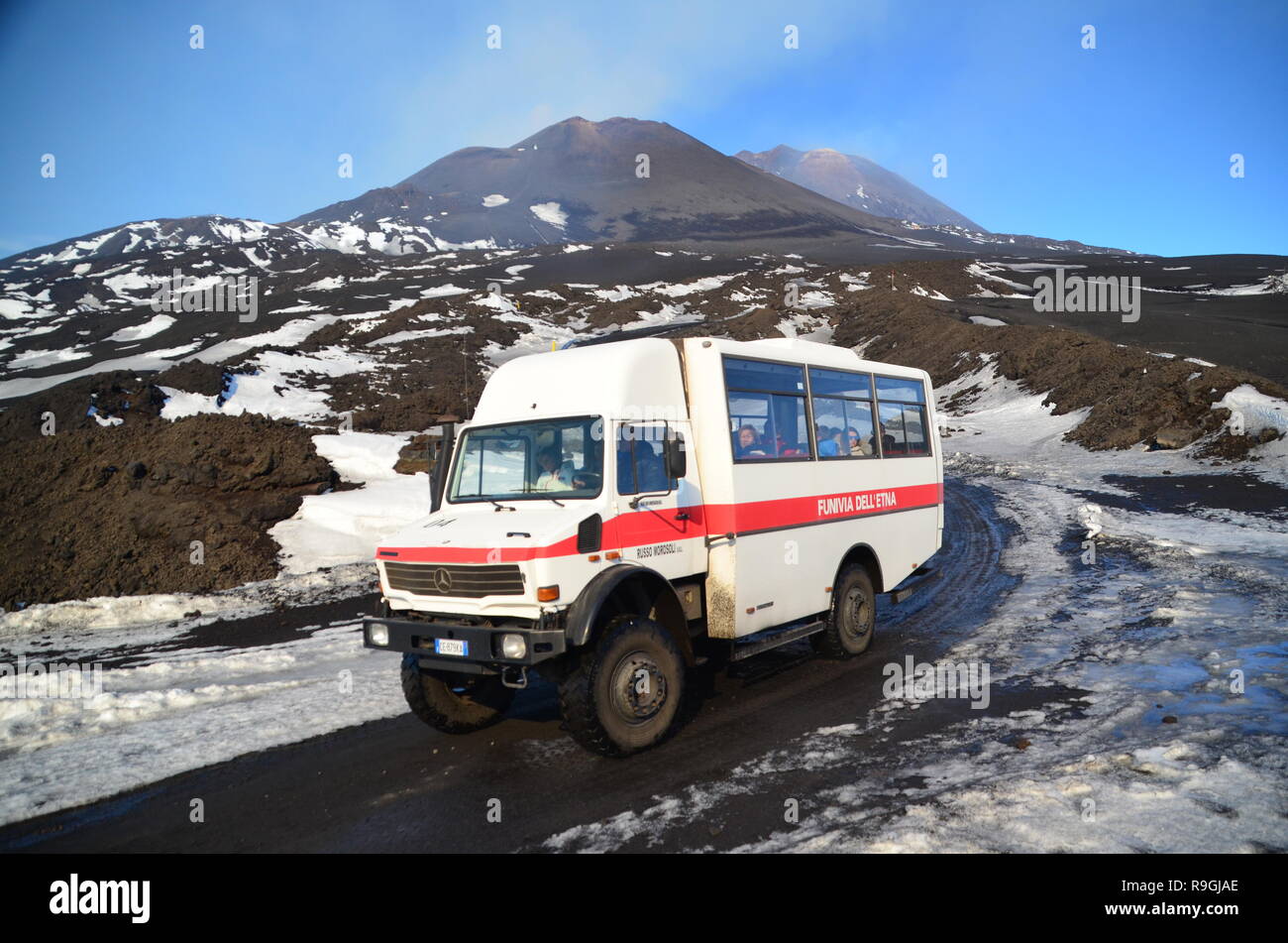 Volcano before eruption hi-res stock photography and images - Alamy