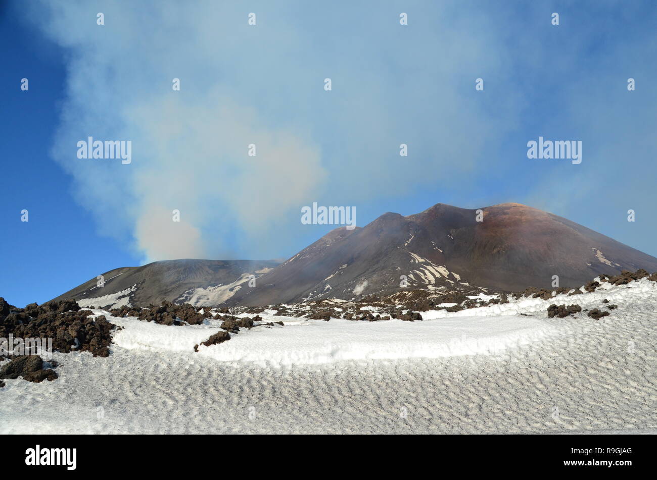 Vulcano ashes hi-res stock photography and images - Alamy