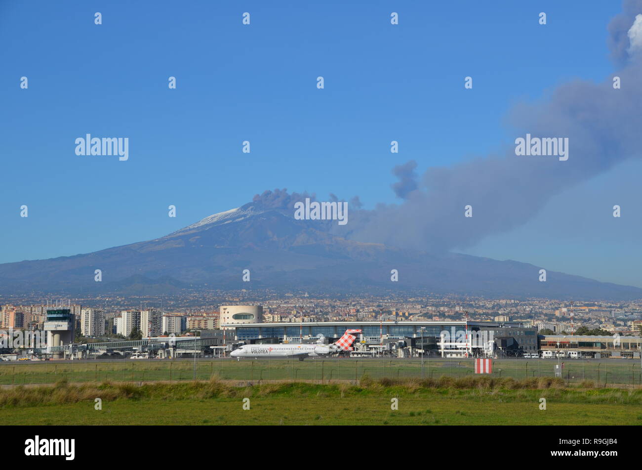 Catania, Sicily, Italy. 24th December, 2018. Europe's most active ...
