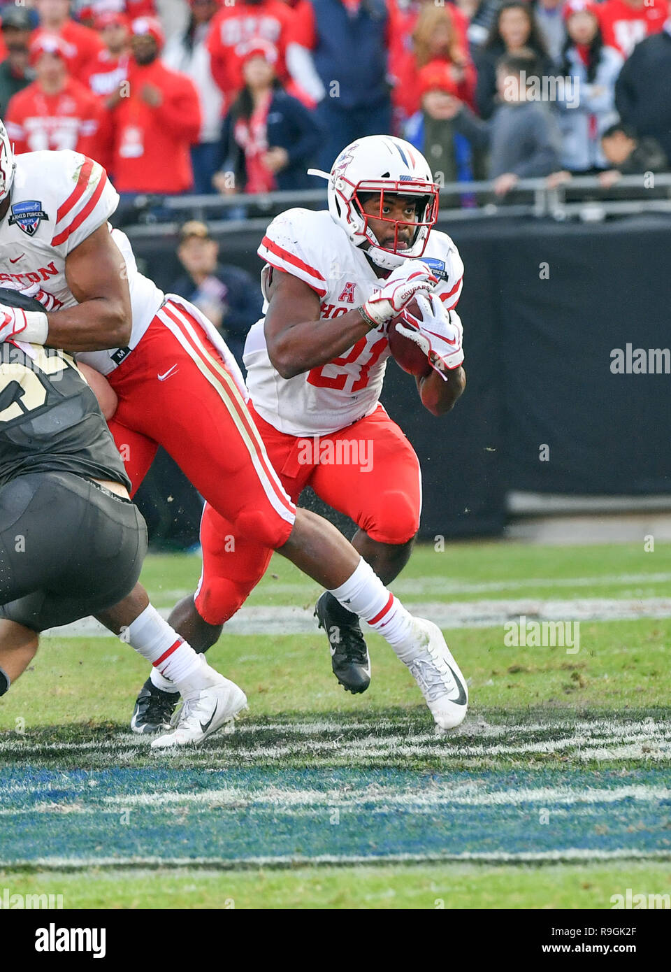 Fort Worth, TX, USA. 12th Dec, 2018. Houston Cougar running back ...