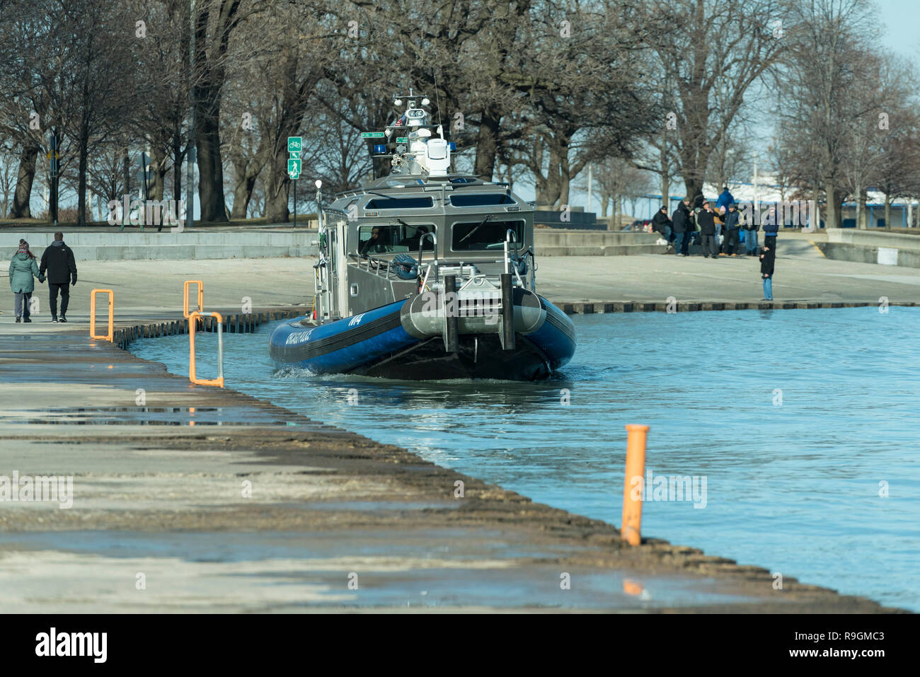 Chicago police boat hi-res stock photography and images - Alamy