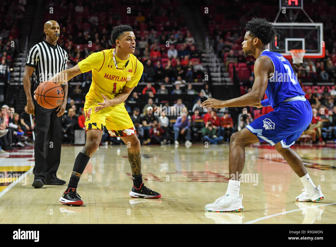 College Park, Maryland, USA. 22nd Dec, 2018. ANTHONY COWAN JR (1) looks ...