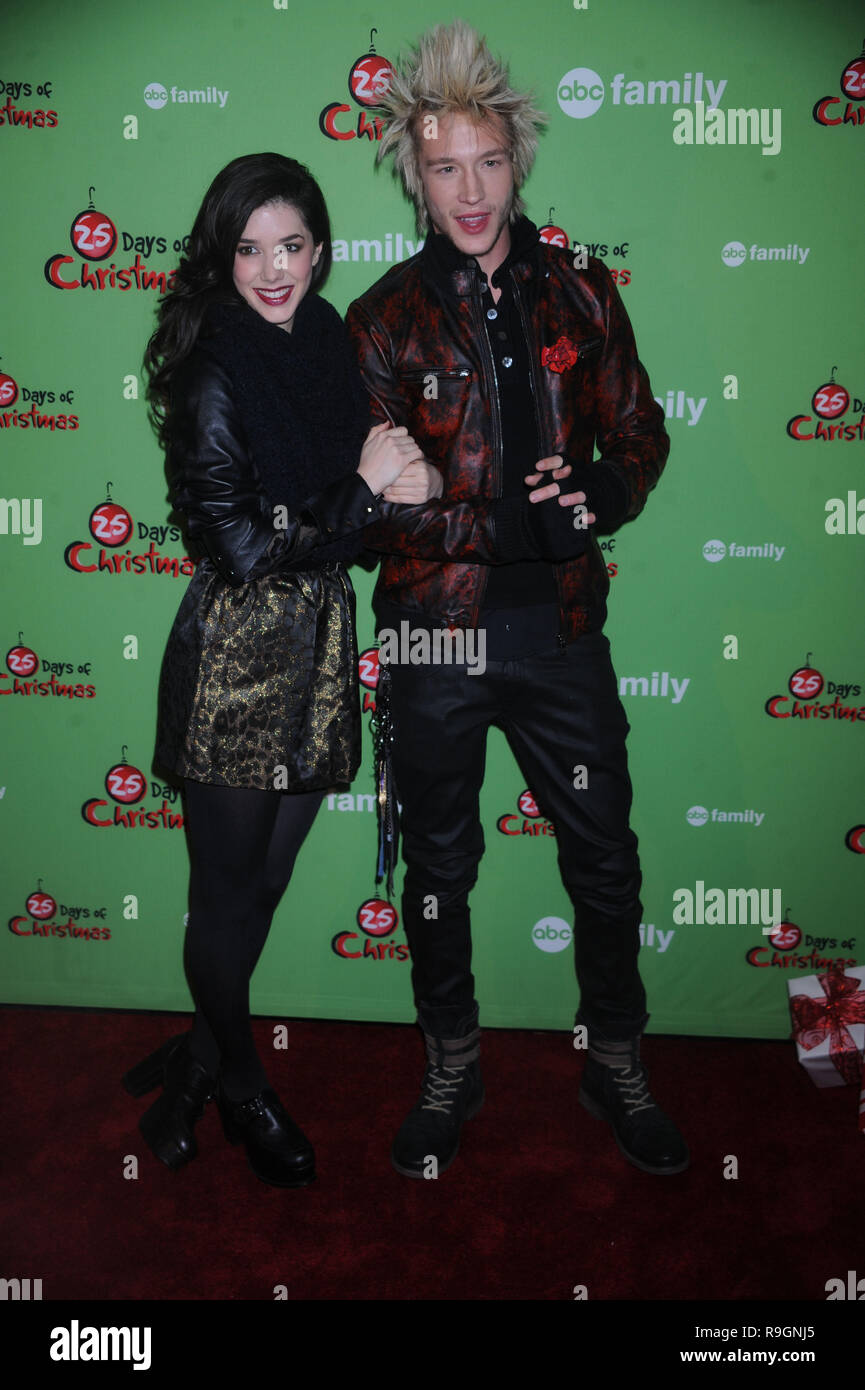 NEW YORK, NY - DECEMBER 04: Marlee Matlin attends the 2011 ABC Family ...