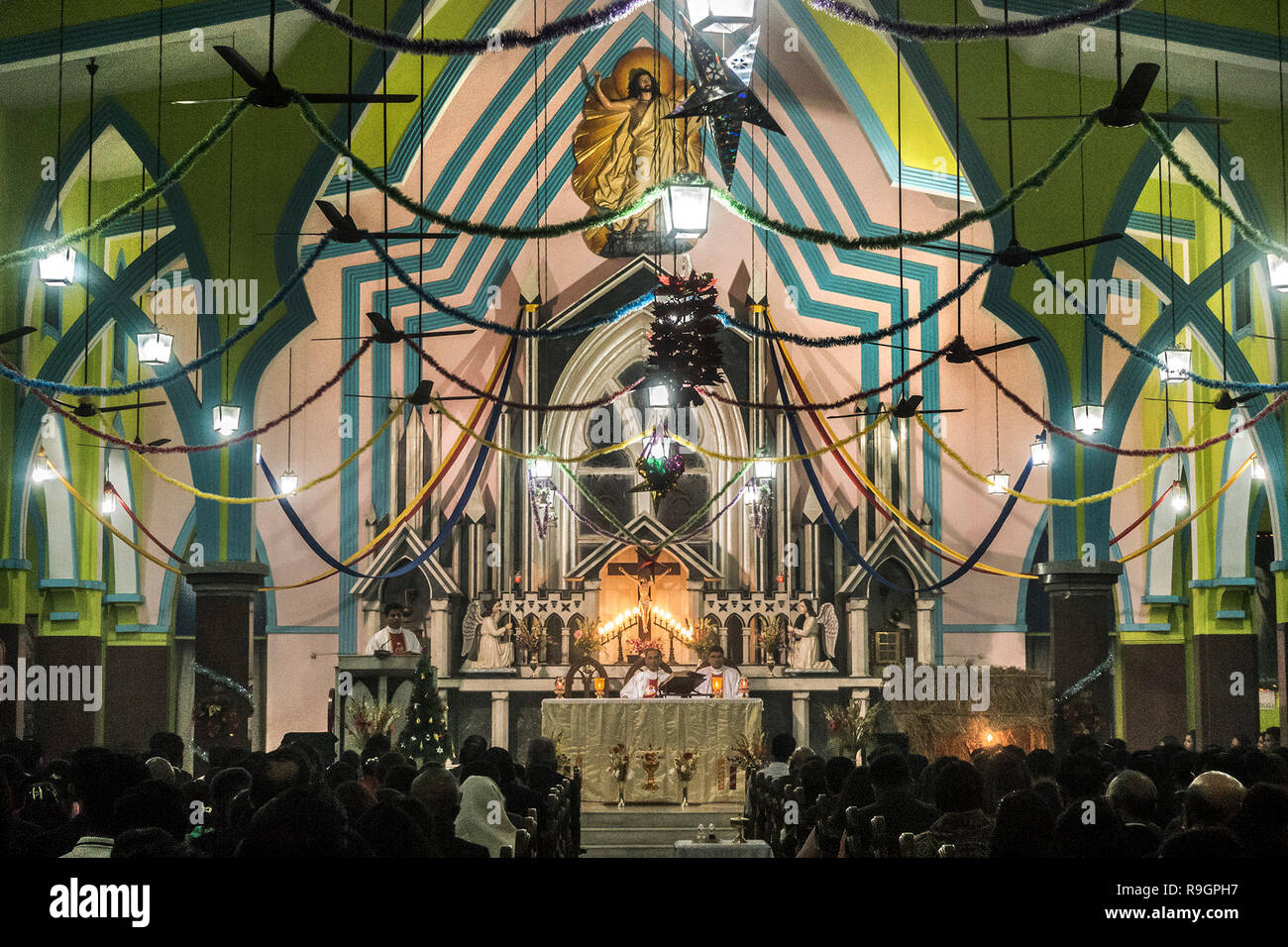 Midnight mass church hi-res stock photography and images - Alamy