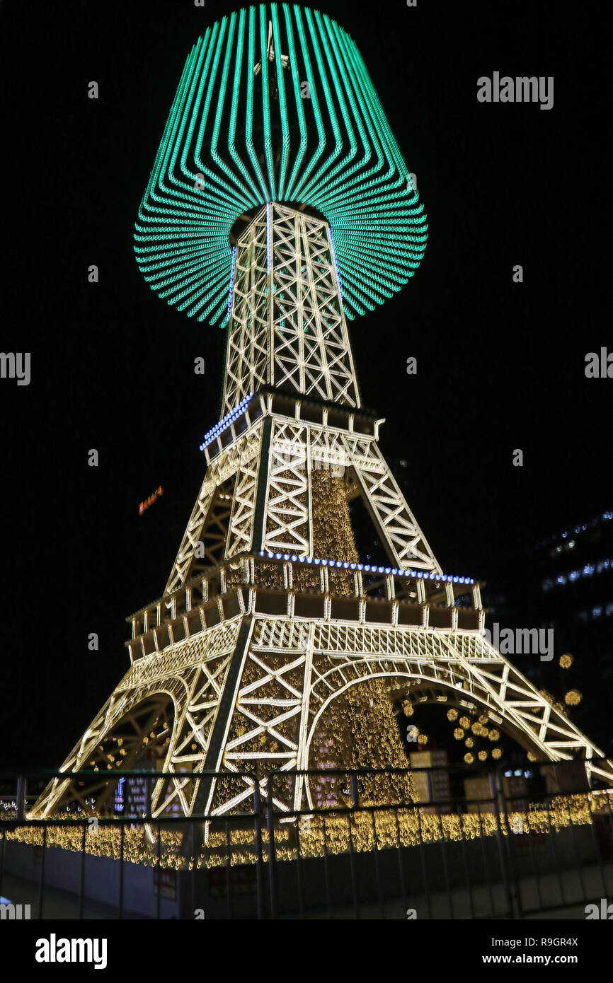 20 meter tall hi-res stock photography and images - Alamy