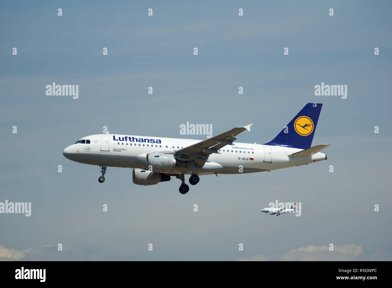 FRANKFURT, GERMANY - JUN 09th, 2017: Lufthansa Airbus A319-100 old ...