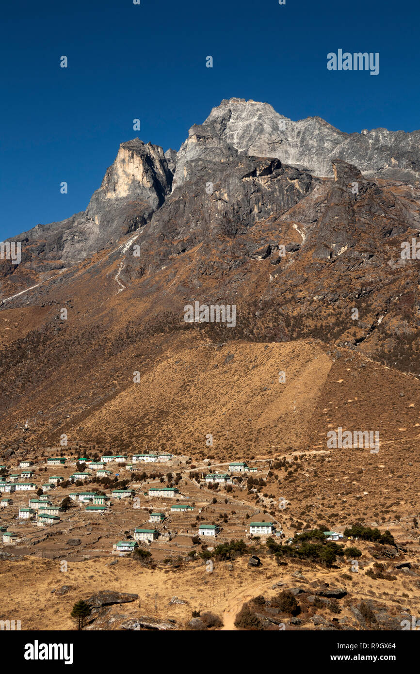 Mount everest route hi-res stock photography and images - Alamy