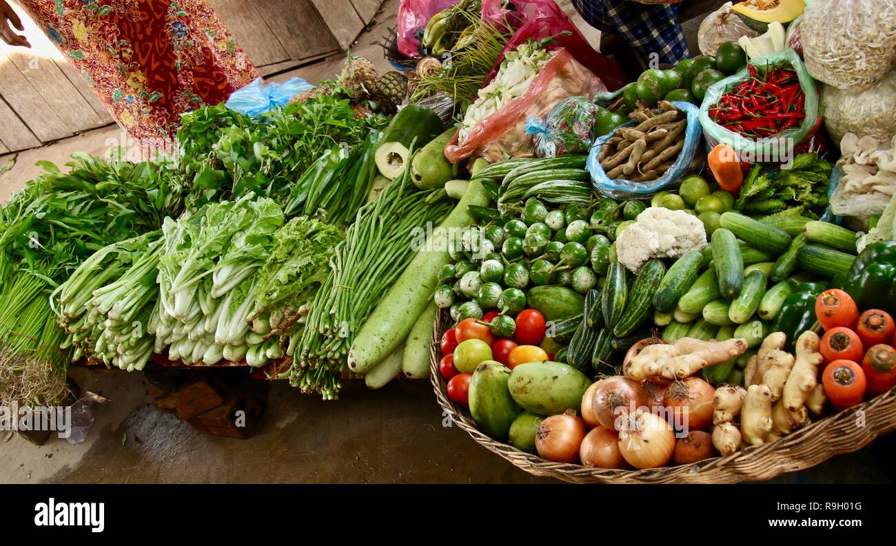 Staples vegetables farm hi-res stock photography and images - Alamy