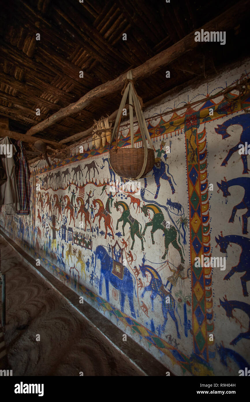 26-Nov-2006 Rathwa tribe’s Pithora painting with mud floring and ...