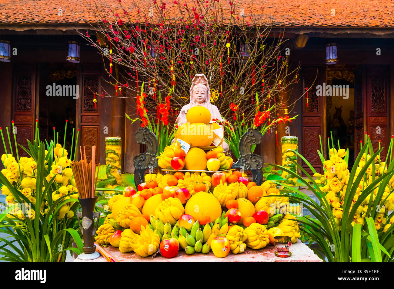 Religious altar with fruits in the One Pillar Pagoda, Hanoi in Vietnam ...