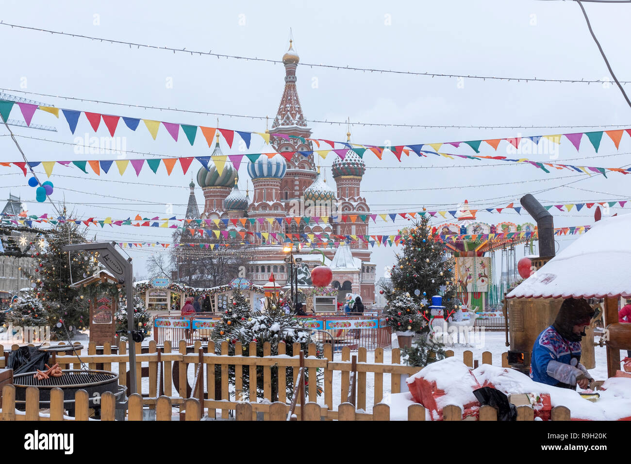 Christmas market on Req Square, Moscow Stock Photo - Alamy
