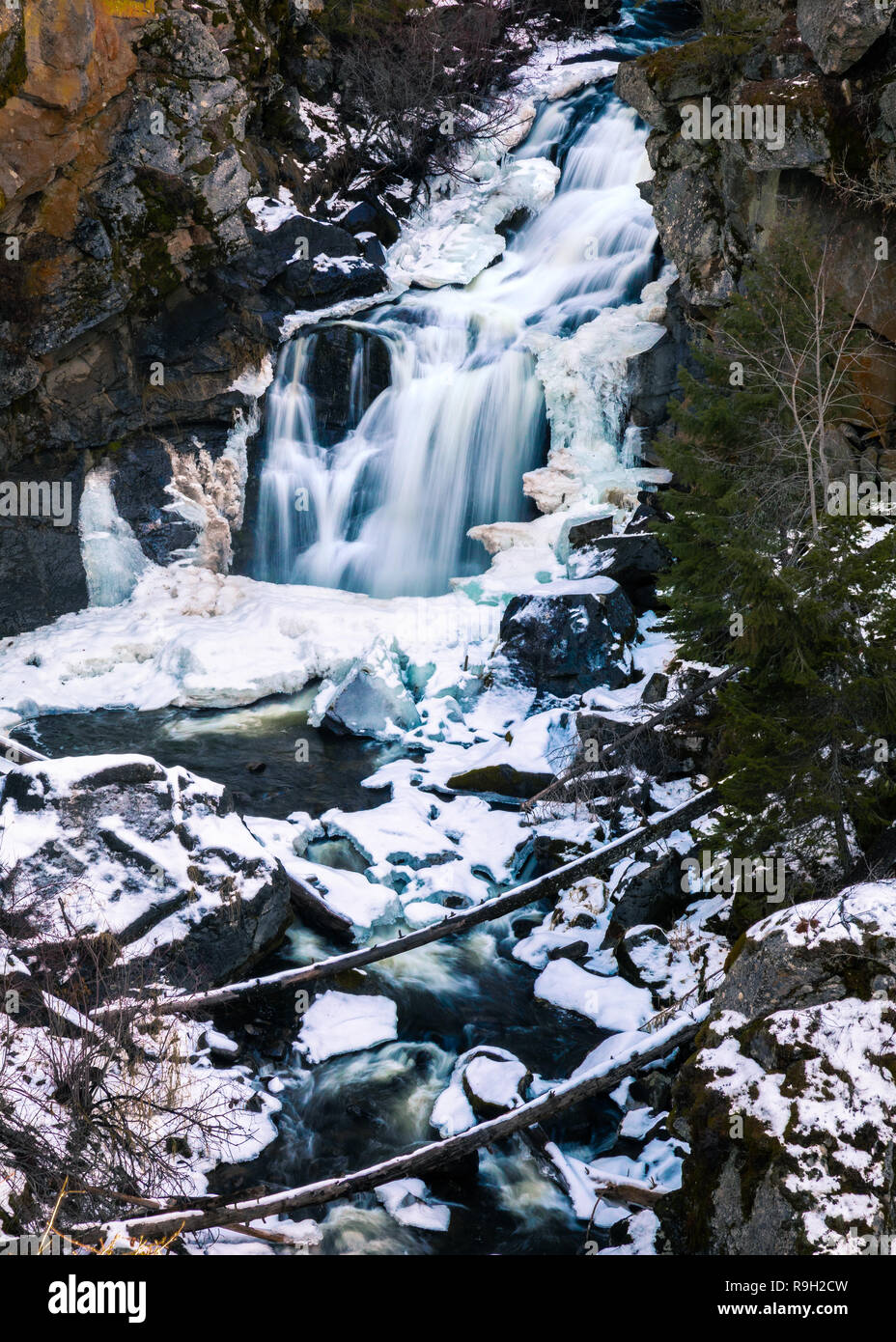 Crystal falls hi-res stock photography and images - Alamy
