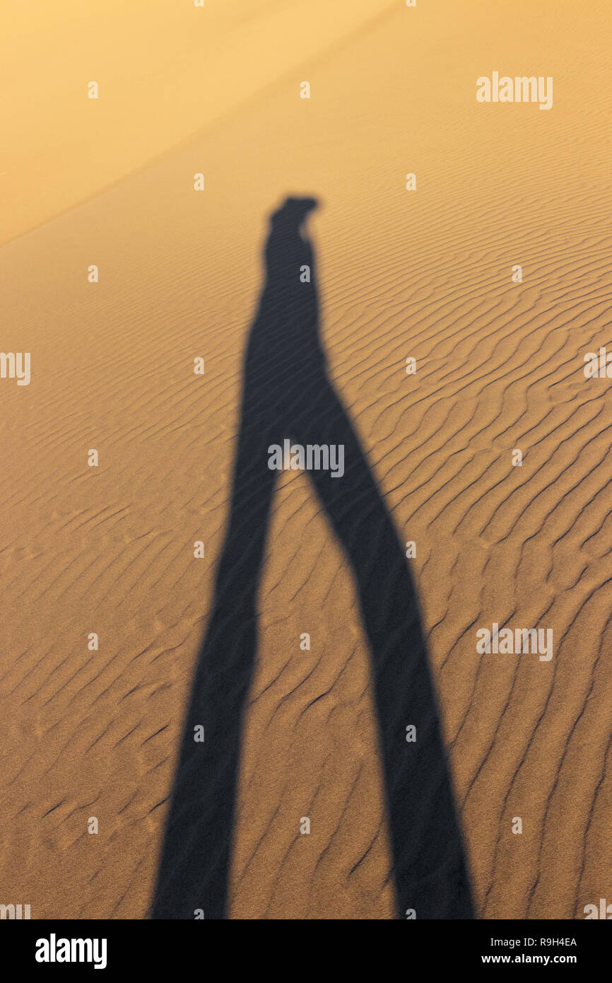 Human desert hi-res stock photography and images - Alamy