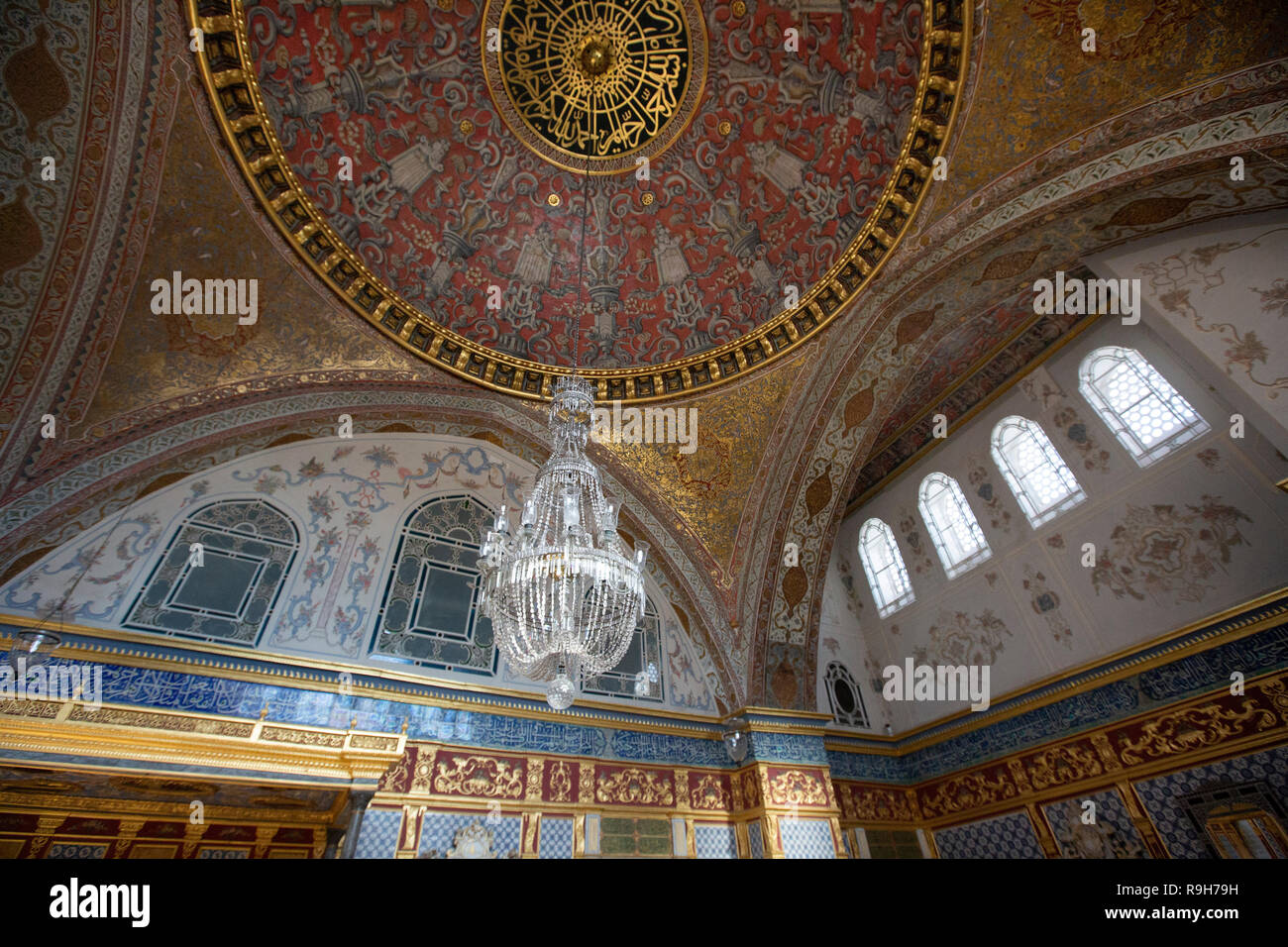 Entrance topkapi saray sarayi palace hi-res stock photography and ...