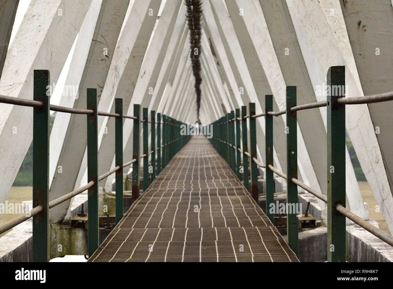 Amazing view of river foot bridge Stock Photo - Alamy