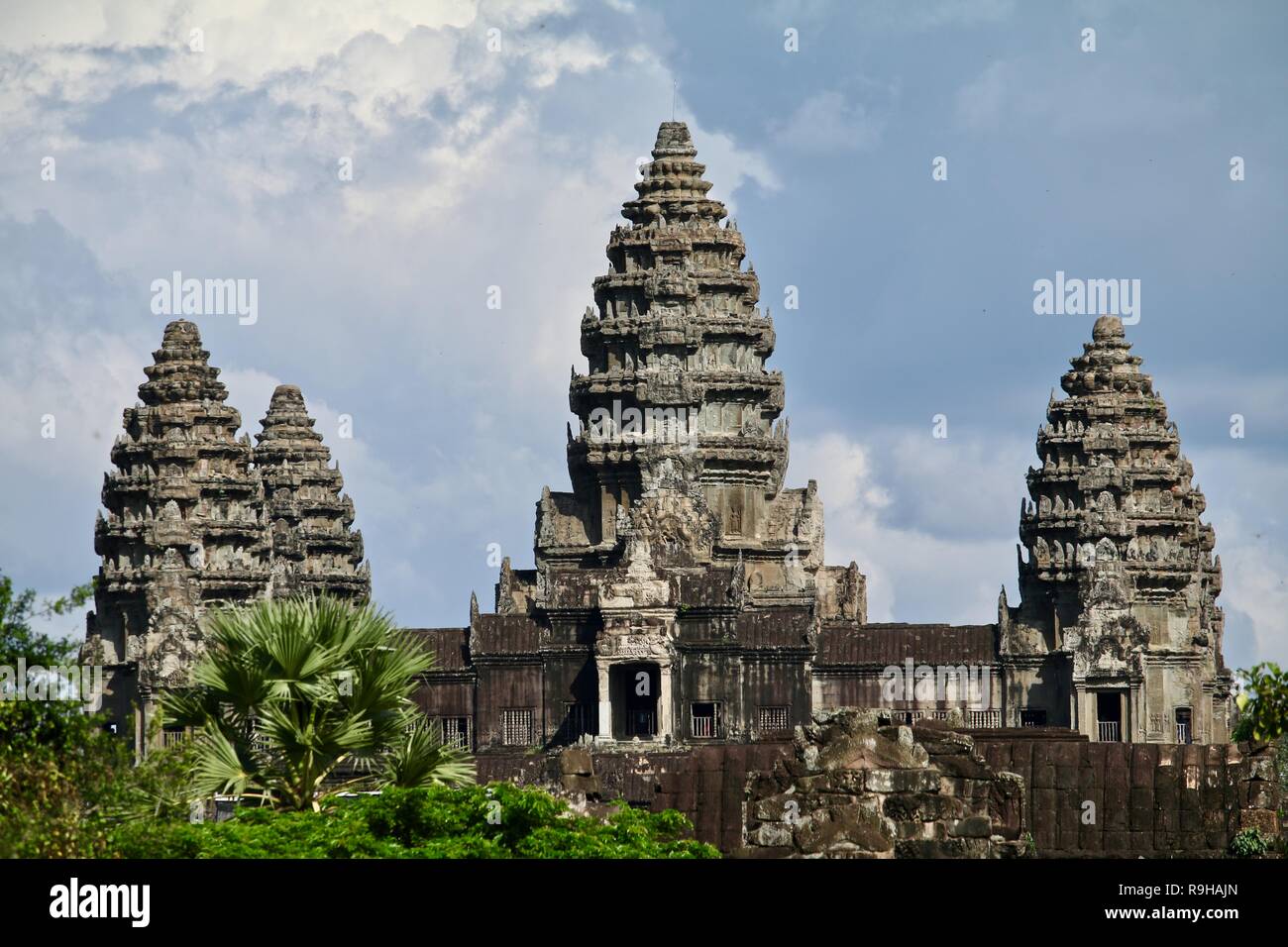 Old roofs and temples hi-res stock photography and images - Alamy