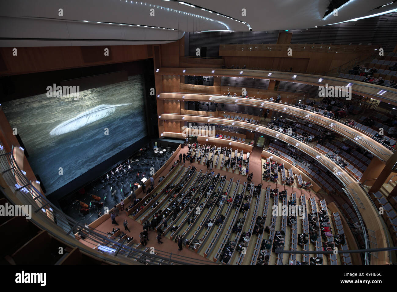 People waiting for performance in the Mariinsky II, the new stage of ...