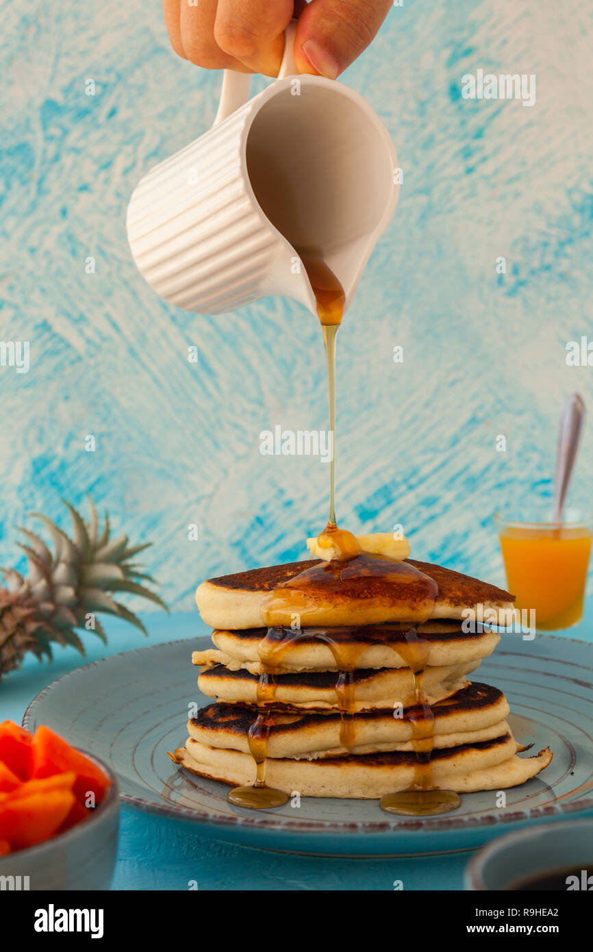 Syrup pouring hi-res stock photography and images - Alamy