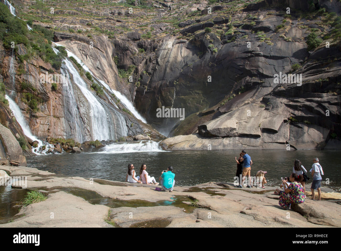 ézaro waterfall hi-res stock photography and images - Alamy