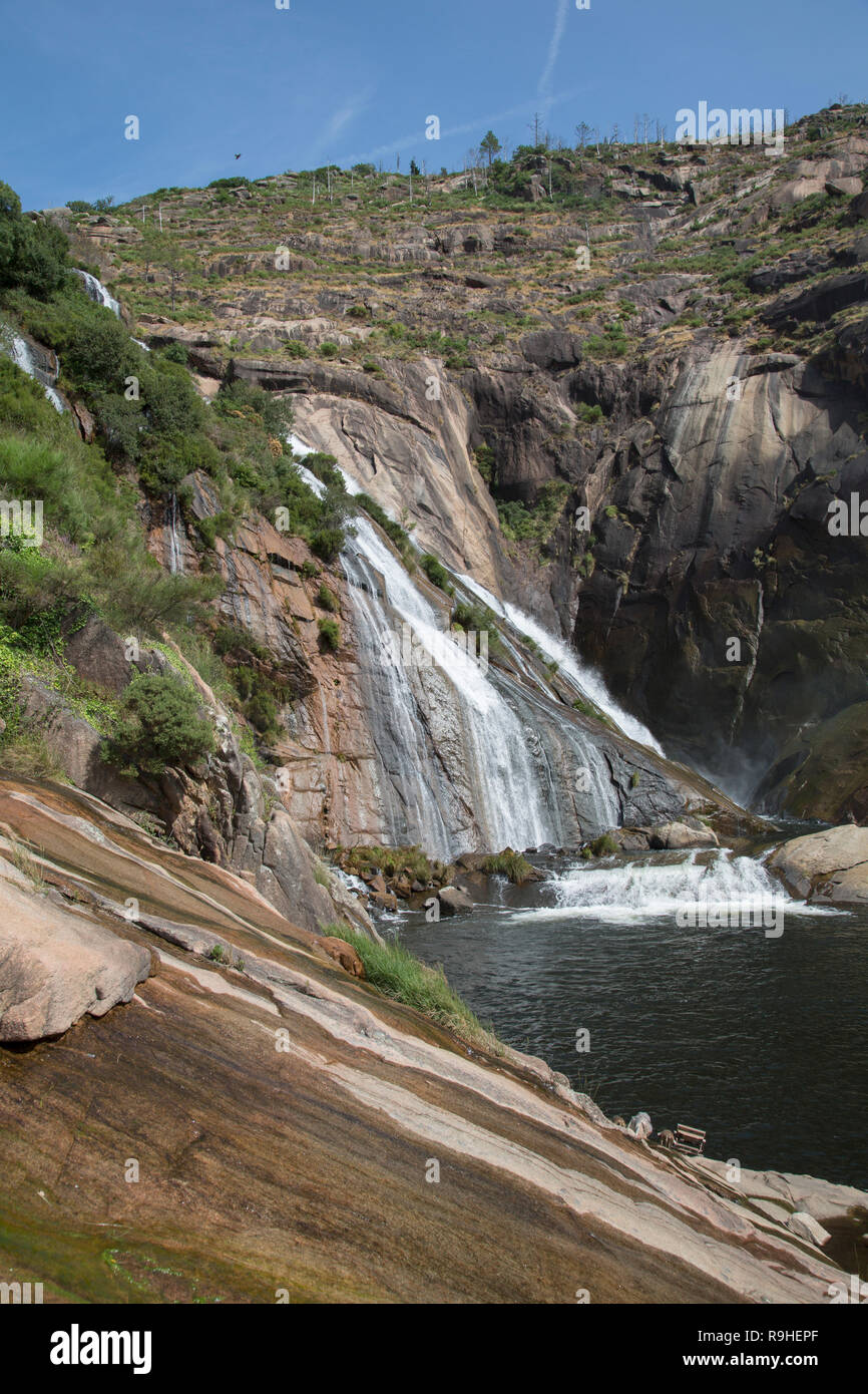 ézaro waterfall hi-res stock photography and images - Alamy
