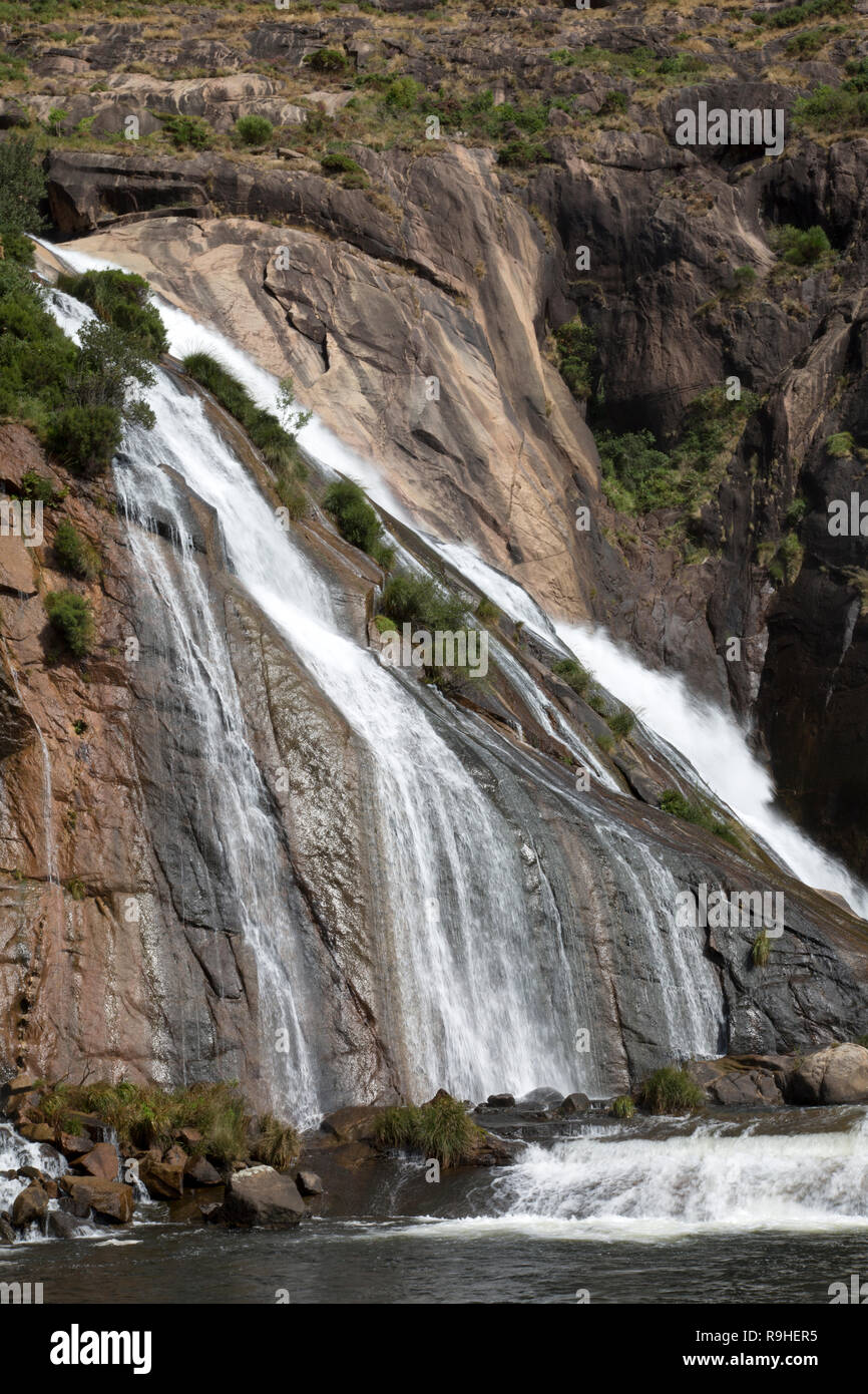 ézaro waterfall hi-res stock photography and images - Alamy