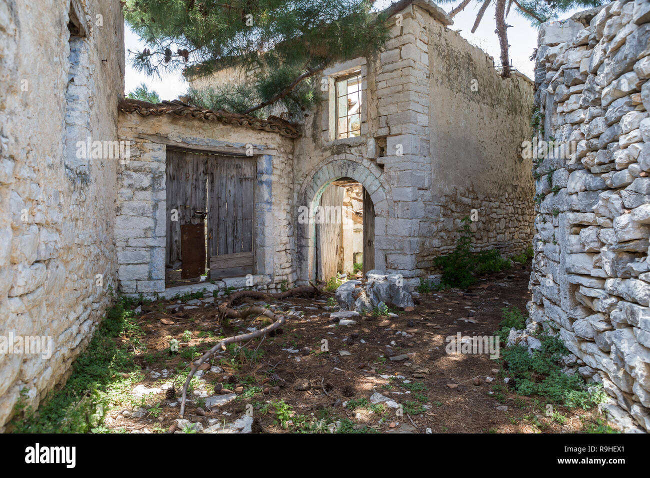 Qeparo fshat hi-res stock photography and images - Alamy