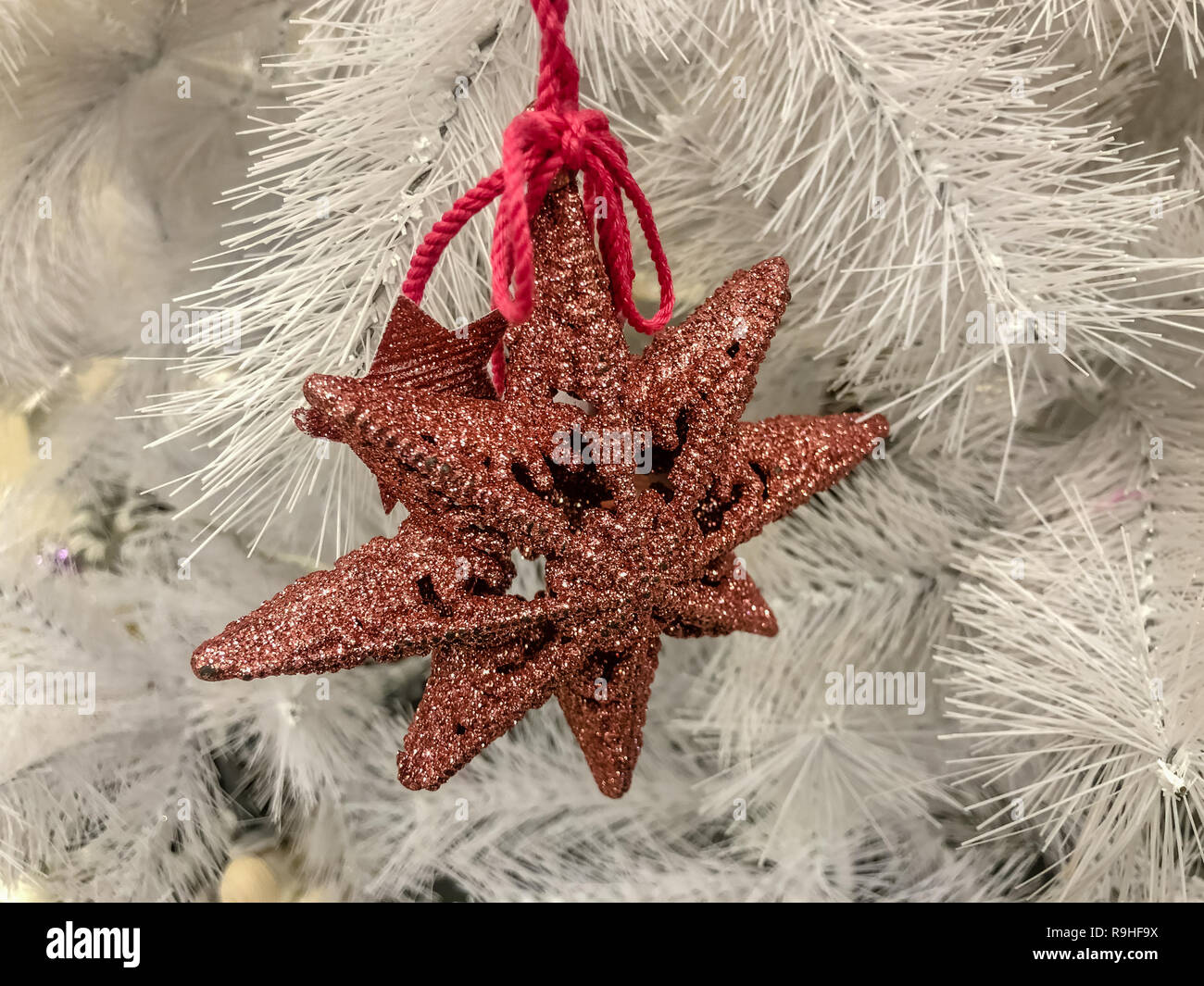 Tall christmas tree in home hi-res stock photography and images - Alamy
