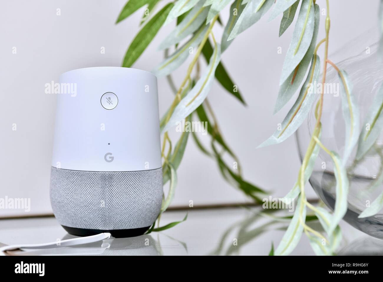 Smart home technology hi-res stock photography and images - Alamy