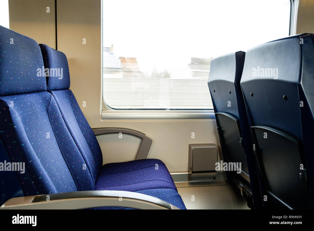 Blue seats train carriage hi-res stock photography and images - Alamy