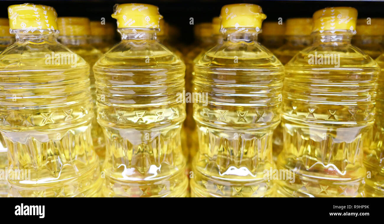 Bottles with vegetable oil Stock Photo - Alamy
