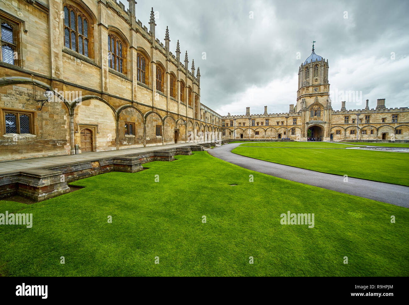 Tom Quad, the largest quad in Oxford, is dominated to the west by Tom ...