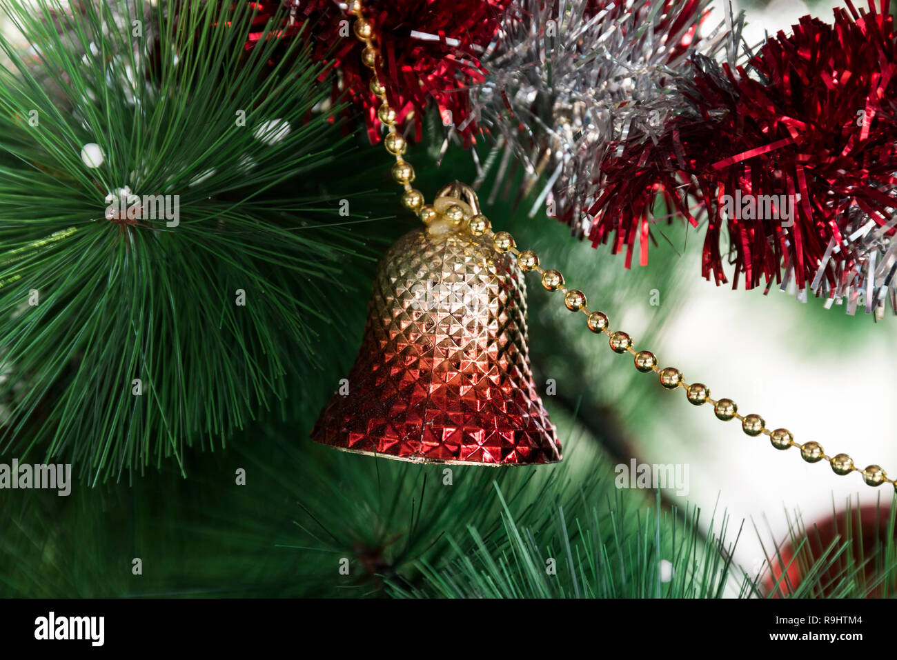 Red sparkling santa claus hi-res stock photography and images - Alamy