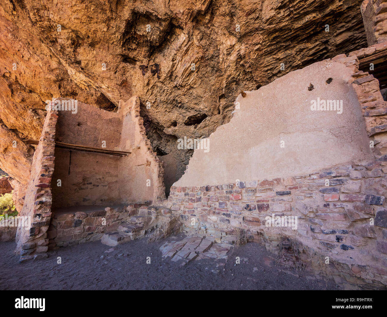 Salado Indian ruins, Tonto National Monument near Roosevelt Reservoir ...