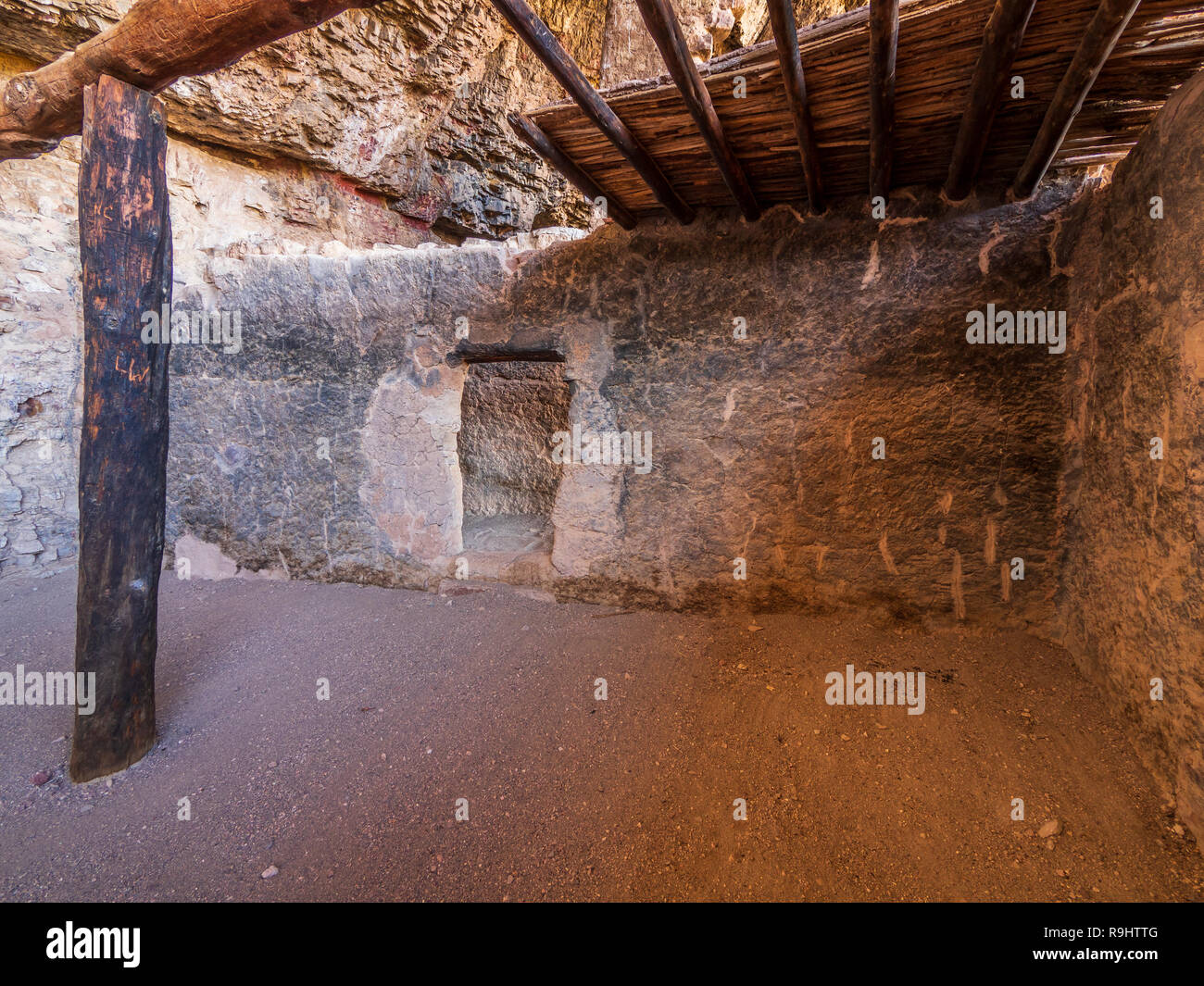 Salado Indian ruins, Tonto National Monument near Roosevelt Reservoir ...
