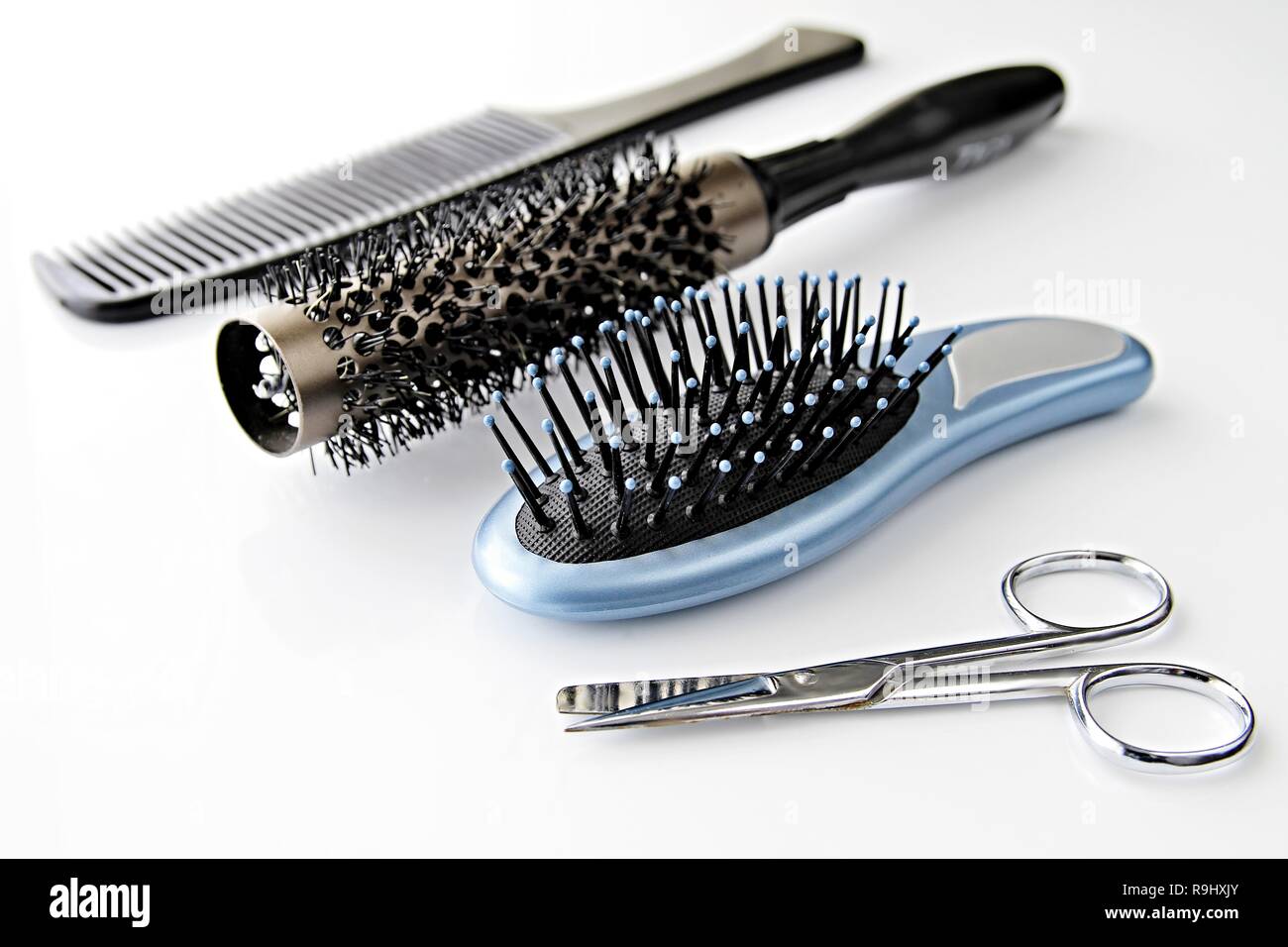 Styling tools hi-res stock photography and images - Alamy