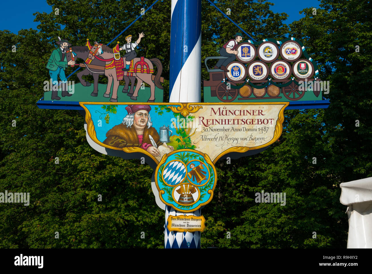 Medieval maypole hi-res stock photography and images - Alamy