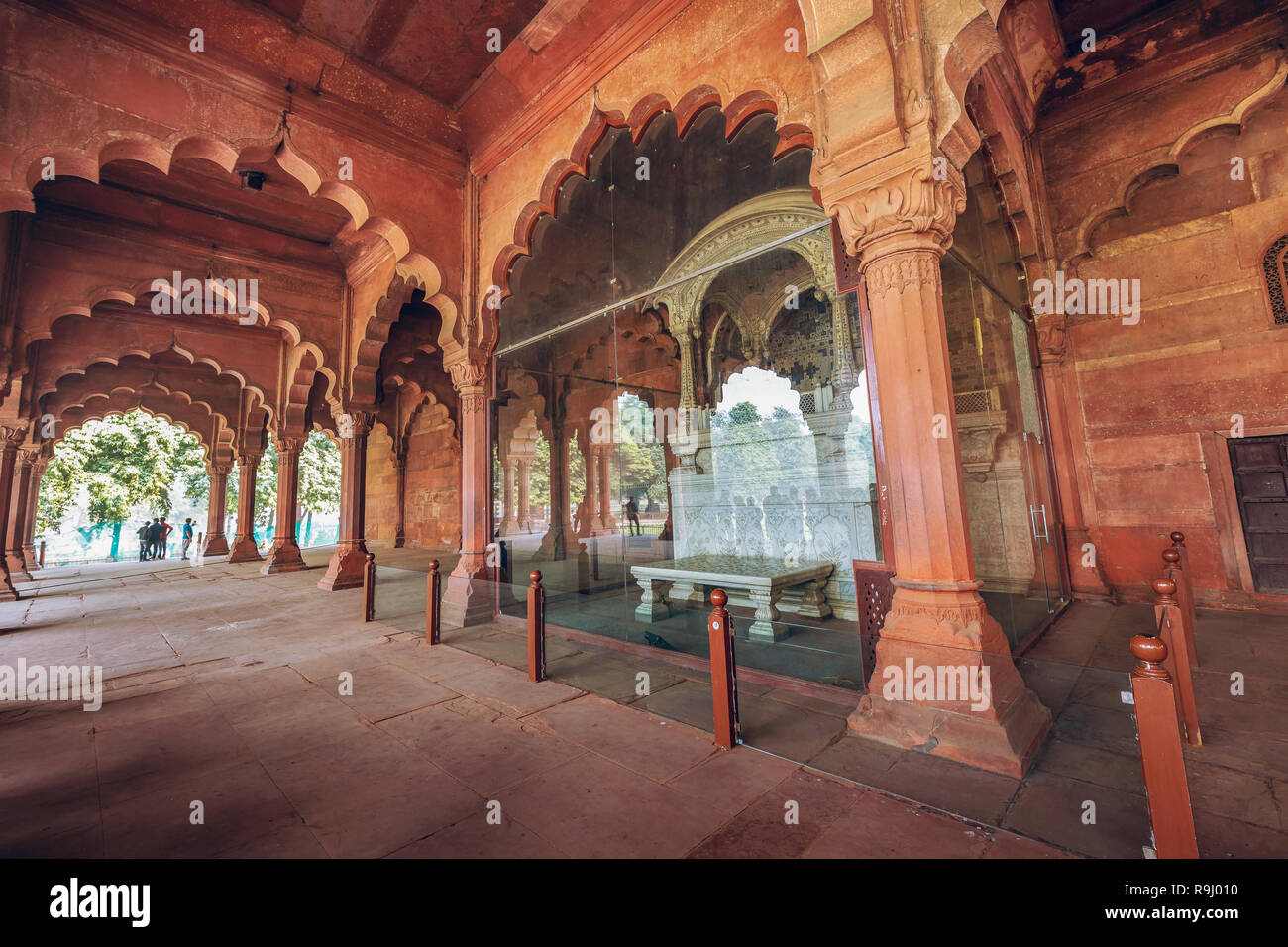 Mughal throne hi-res stock photography and images - Alamy