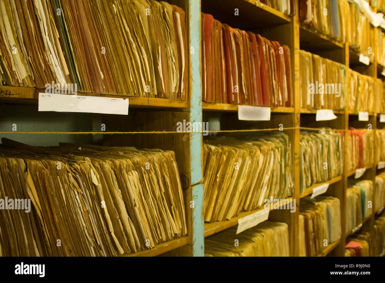 Paper files hi-res stock photography and images - Alamy