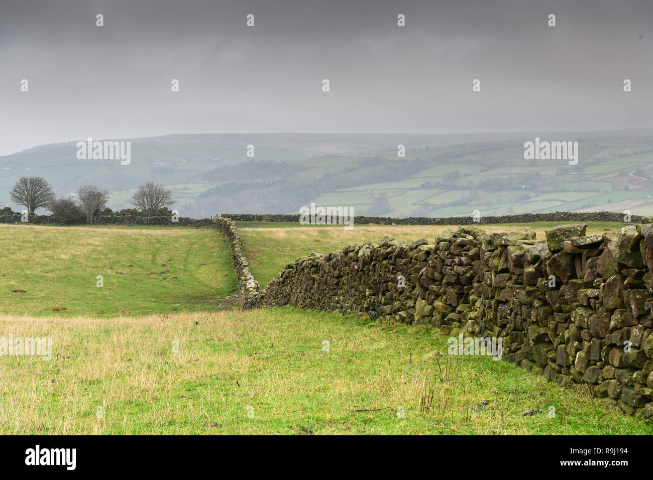Old stone wall Landscape in the North Yorkshire Moors National Park ...