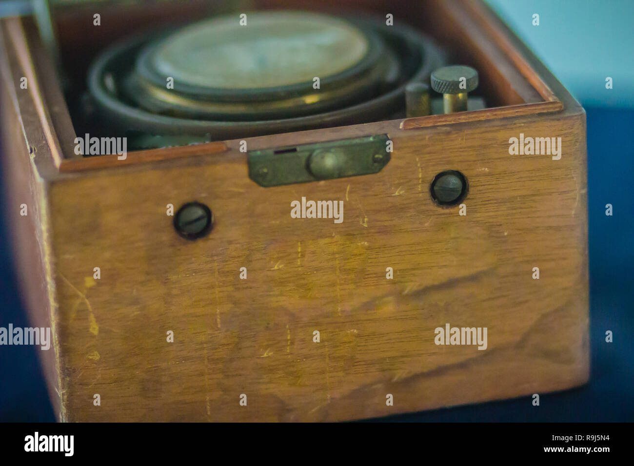 Marine chronometer hi-res stock photography and images - Alamy