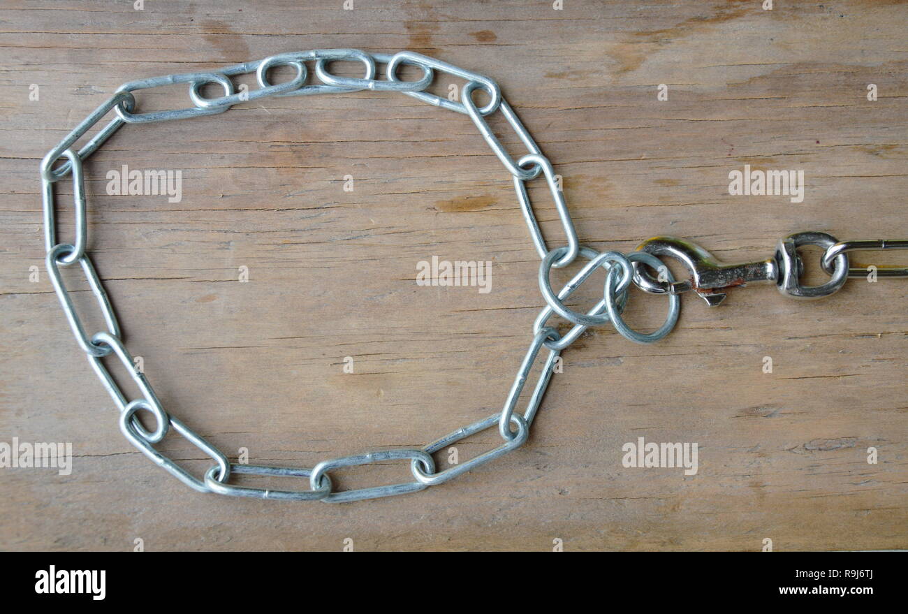 Choke chain hi-res stock photography and images - Alamy