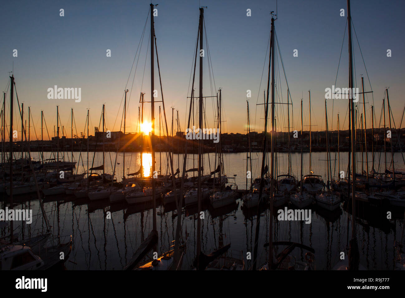 Catania sicily port hi-res stock photography and images - Alamy