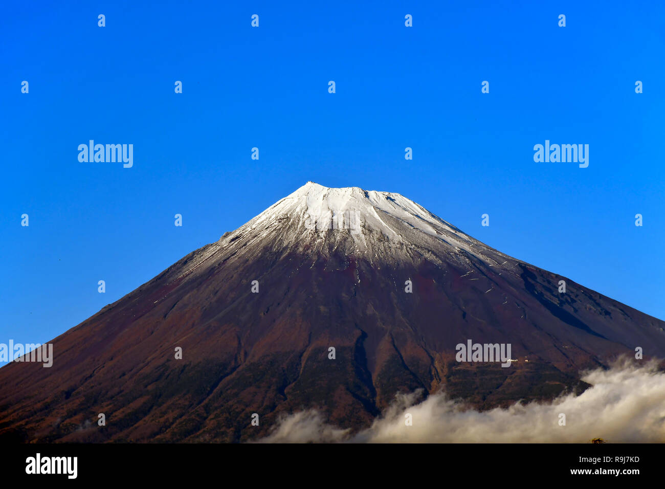 The autumn light and the scenic scenery of mount fuji hi-res stock ...