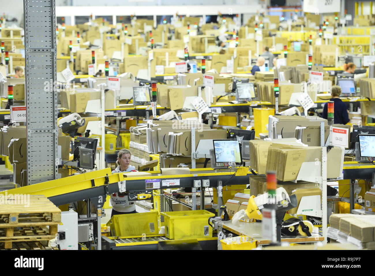 Scenes inside Amazon's Dunfermline warehouse on Black Friday which is ...