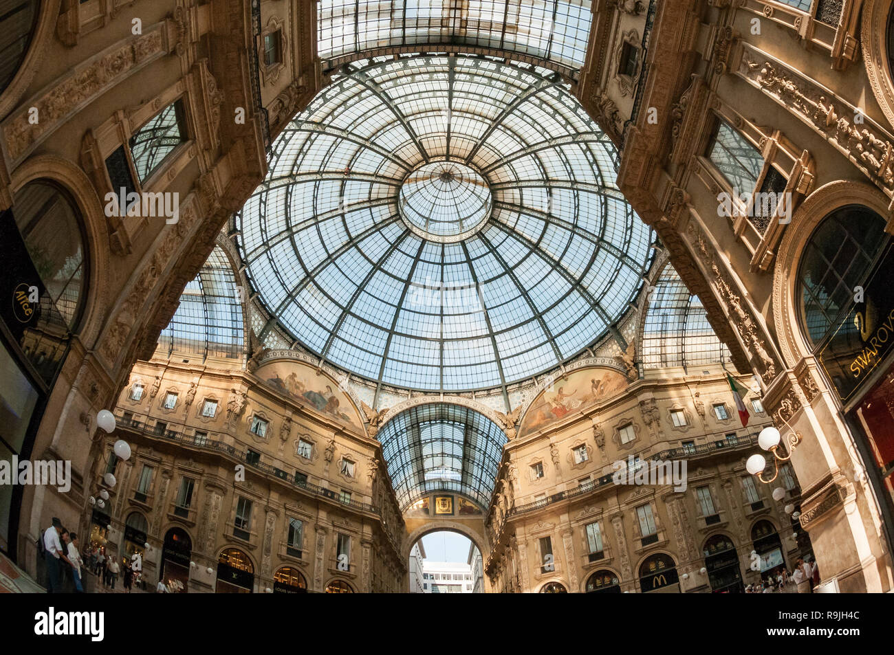 Galleria milano hi-res stock photography and images - Alamy