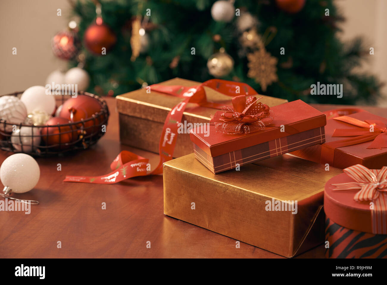 Gift wrapping for Christmas and New Year. Handmade Stock Photo - Alamy