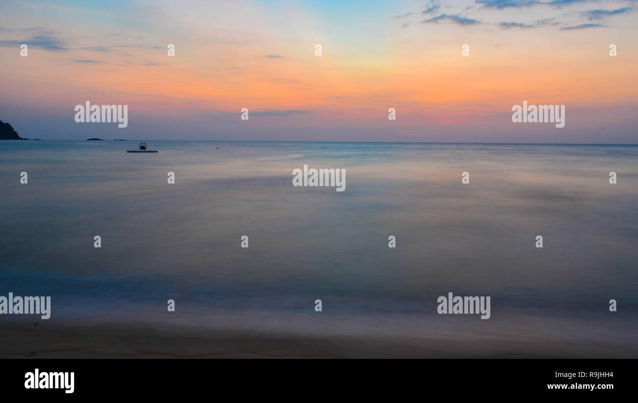 Dramatic horizon over water hi-res stock photography and images - Alamy