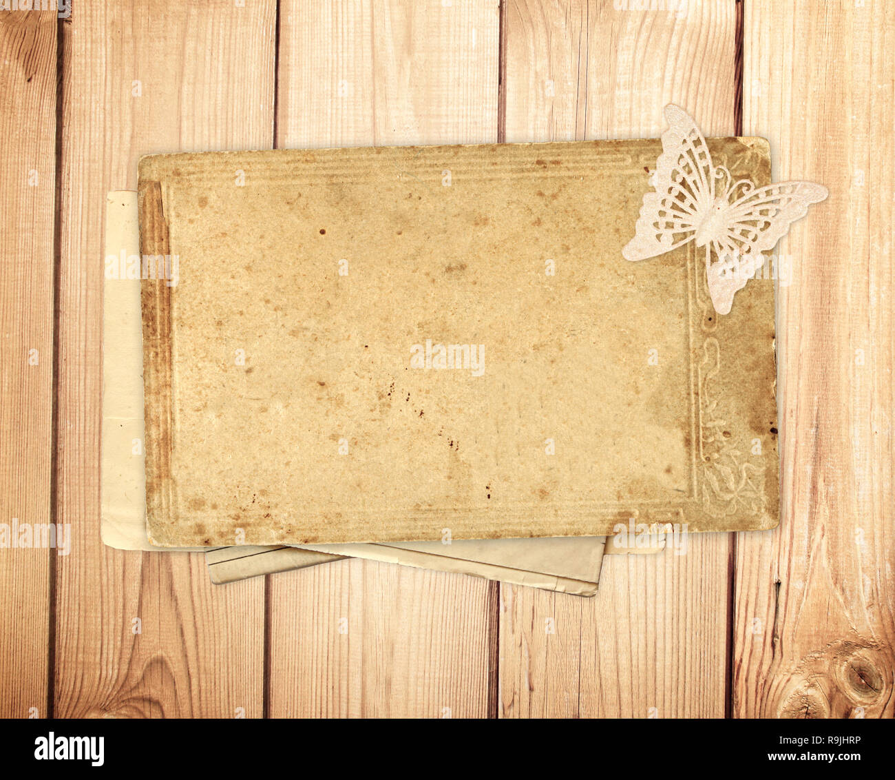 Vintage card on wooden planks Stock Photo - Alamy